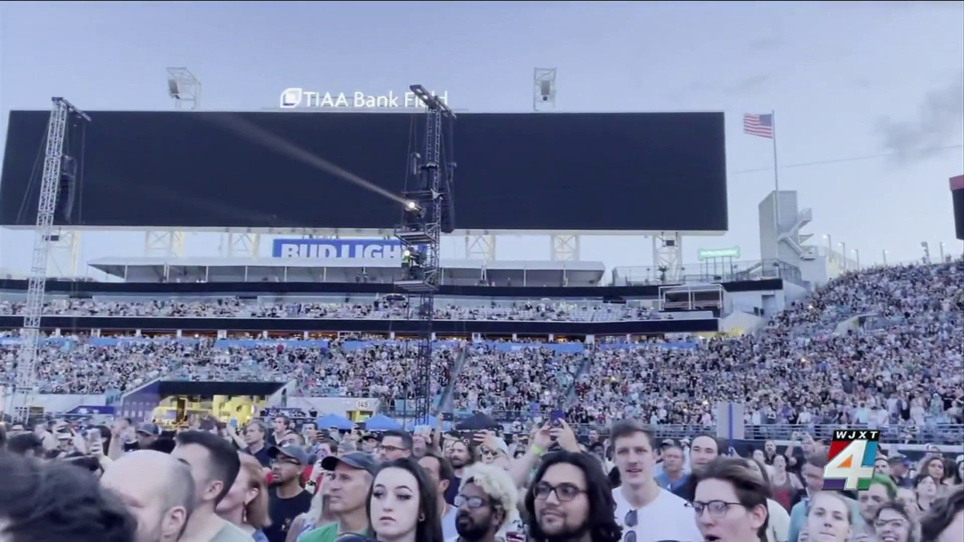 Fans line up for Hella Mega Tour concert despite heat
